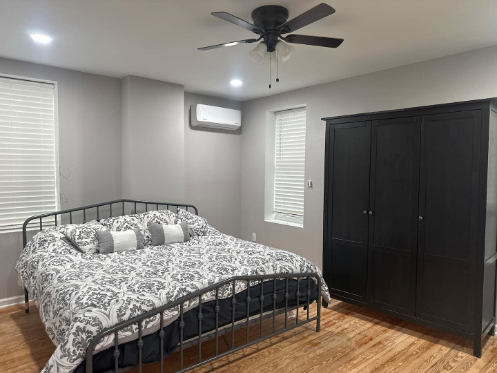 Beautiful Apart.
Separate Entrance Centrally Loc - Baltimore