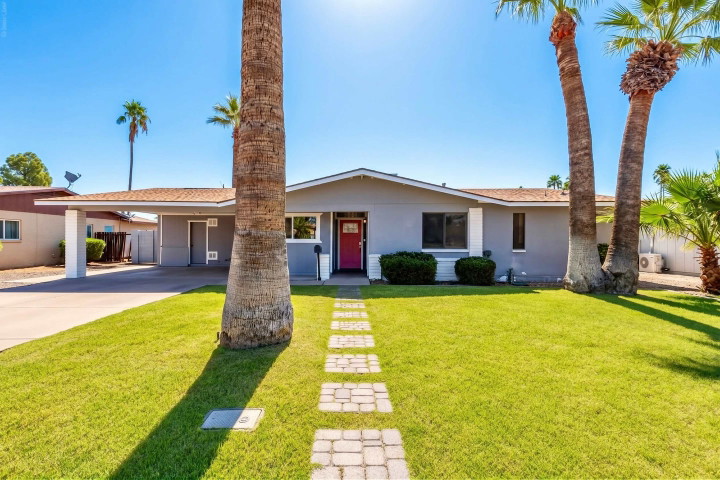 The Desert Bloomhouse |Free Heated Pool |Sleeps 12 - Scottsdale, AZ