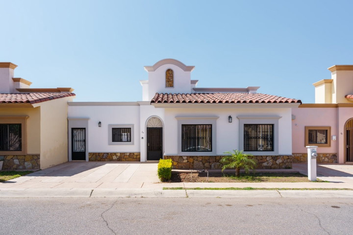 Premium One-level House | Pool | 8 Pax Invoice - Hermosillo