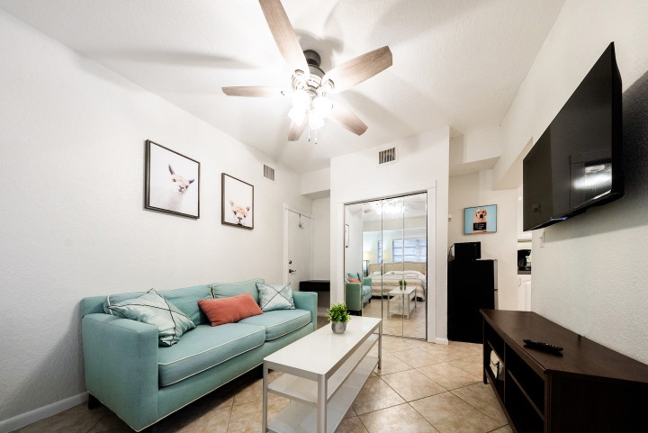 Cozy Studio Near Beach, Las Olas & Airport - Fort Lauderdale, FL