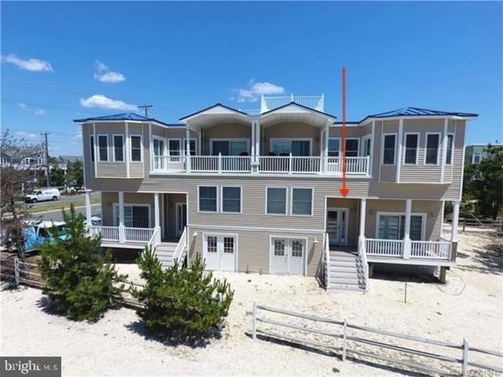 North Beach: Vacation Comfort Steps From The Beach - Surf City