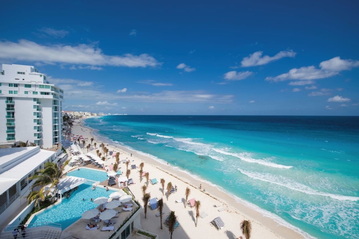 Luxury Beachfront Studio With Terrace / Hotel Zone - Cancún