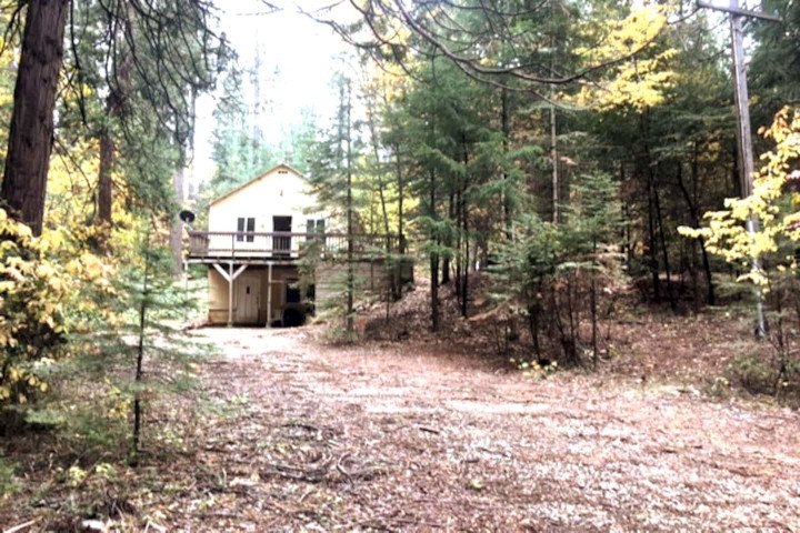 Serene, Renovated Cabin. Sleeps 10. Pet Friendly. - California