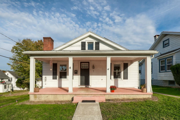 Storybook Cottage | Close To Lancaster | Cozy - Lancaster, PA