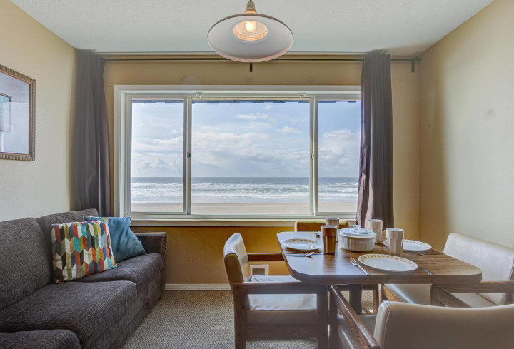 Spacious Top Floor Oceanfront Suite - Pool And Sau - Oregon