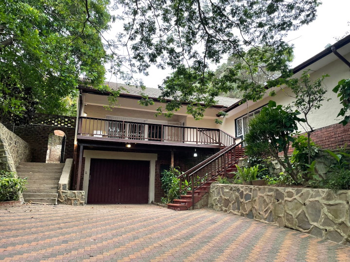 Tranquil, Bright , Spacious Home In Manor Gardens - Durban