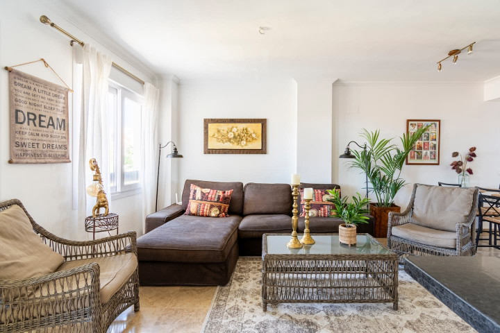 Superbe Appartement Dans Le Meilleur Emplacement De Las Mesas - Estepona