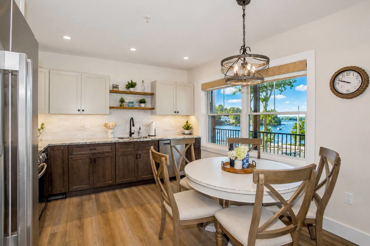 Luxury Waterfront Suite On Otis Reservoir - Unit 2 - The Berkshires, MA