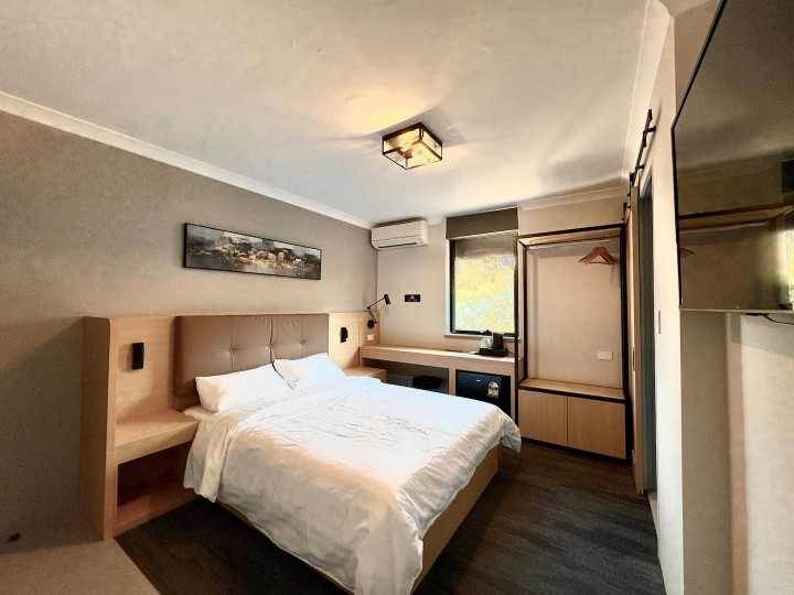 Standard Queen Room - Brisbane
