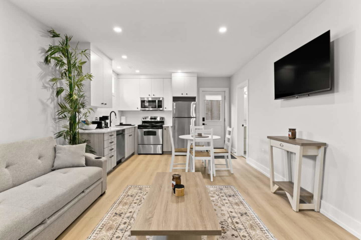 Modern Haven Retreat - 10 Mins From Falls - Niagara Falls