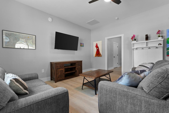 Greenville Basecamp Apartment - Greenville, SC