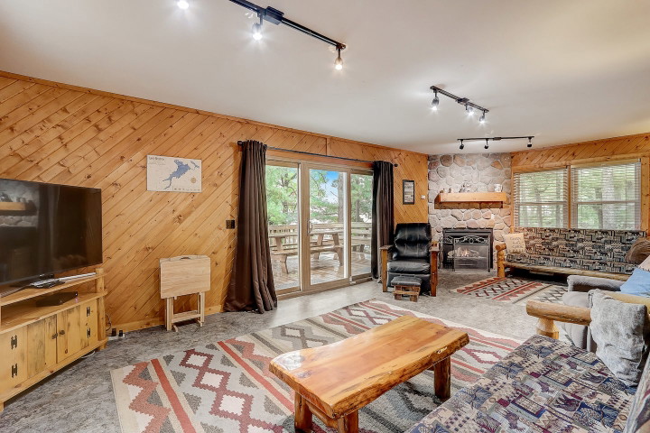 Pine Bay Lodge - Lakefront - Wisconsin Dells, WI