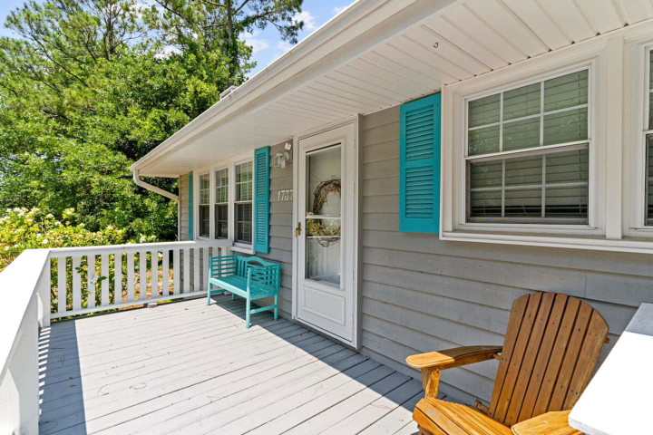 Isle Getaway Off The Island: Dog Friendly | Deck - Sunset Beach, NC