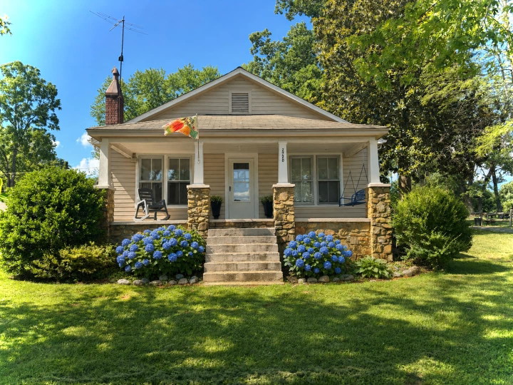 The Cottage On Oak Hill - Morganton, NC