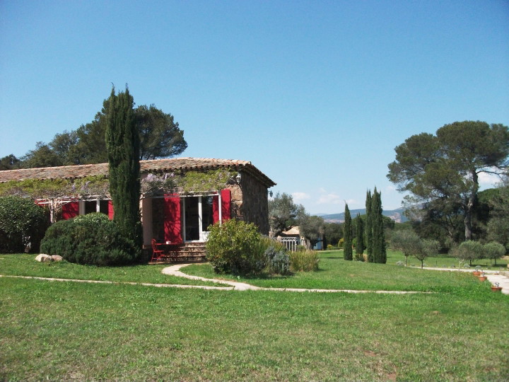 Gites Dans Un Grand Mas Provencal Avec Piscine - Côte d'Azur