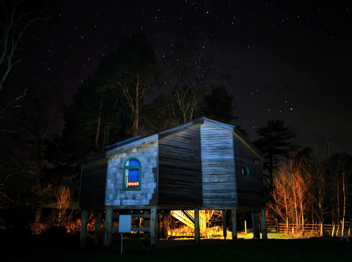 Northstar Treehouse, Beautiful Unique Eco-build. - Northumberland