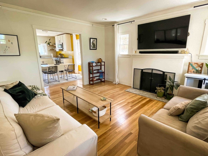 Bright Modern Santa Barbara Getaway - Santa Barbara, CA