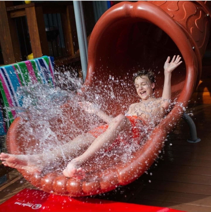 Sleeps 32| Epic Slides-waterslide-theater-sauna - Misisipi