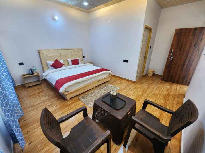 Cozy Room | Walk To Tiger Falls [Without Balcony] - Chakrata