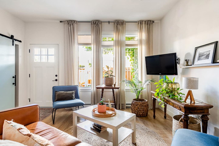 South Pandosy Bungalow Close To Kgh - Kelowna