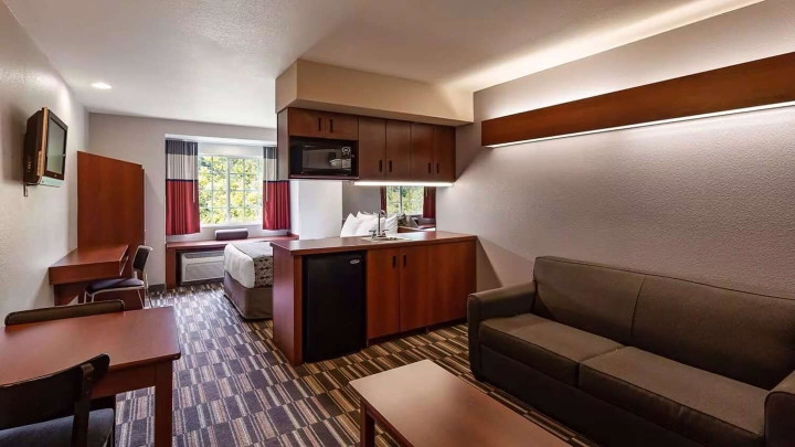Relaxing Suite Right Off I-79 And Hwy 19 - Morgantown, WV