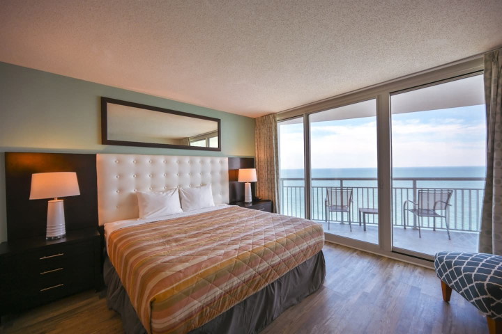 Stunning Oceanfront King Suite, Downtown Mb - Myrtle Beach, SC