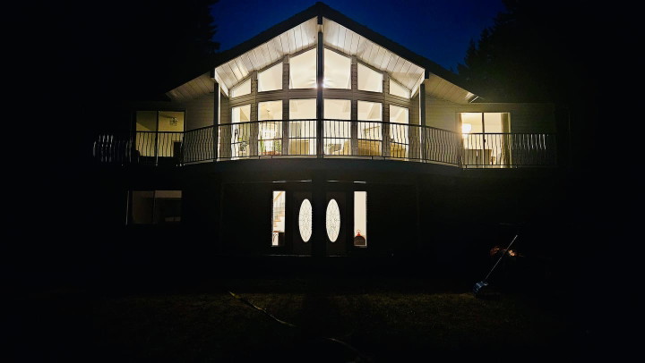Ivory Escape In The Forest - Parksville