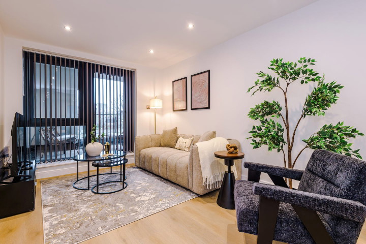 Modern 2 Bed With Terrace & Free Parking - Leeds