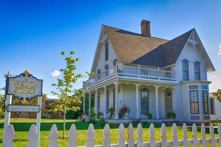 The Wisdom House Est. 1878 - Baker City, OR