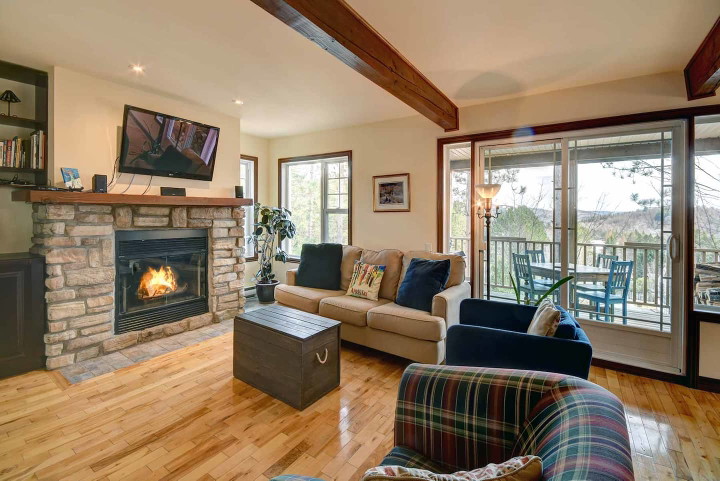 Bright Mountain View Condo, 8 Minutes To Mountain! - Mont-Tremblant