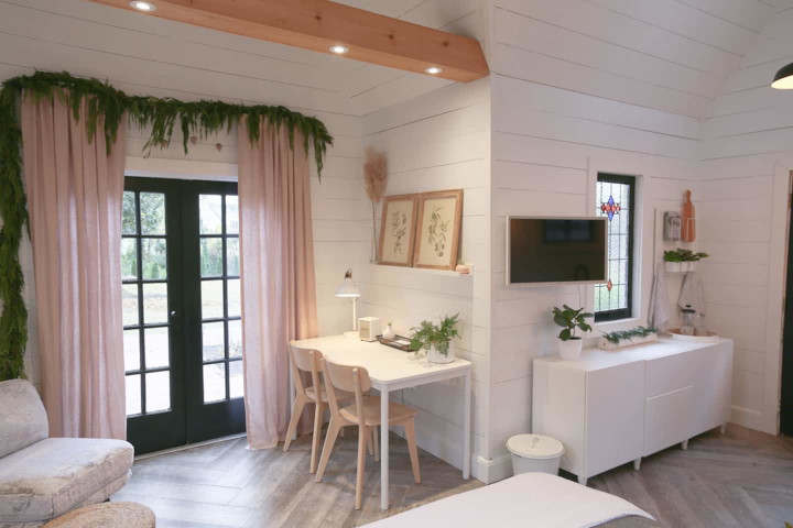 Cozy Tiny House 2 - Onsite Cafe' - Suffolk, VA