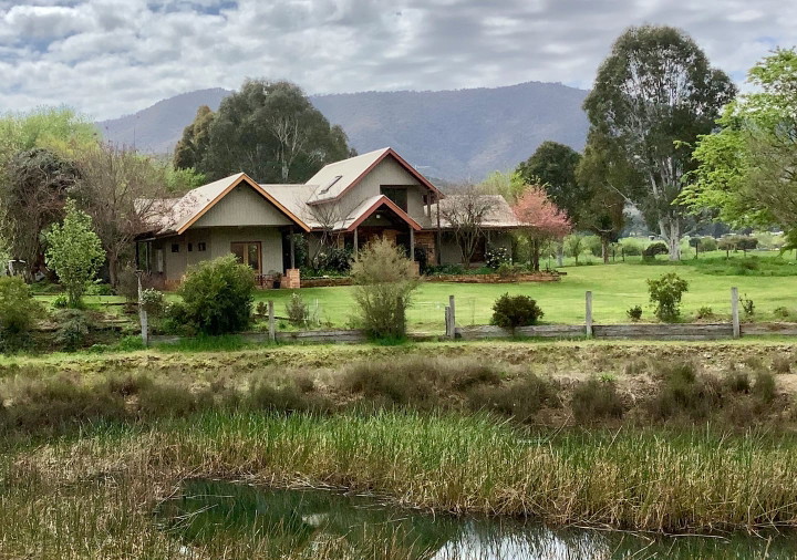 Port Punkah Run.. .Unique Rural Retreat - Porepunkah
