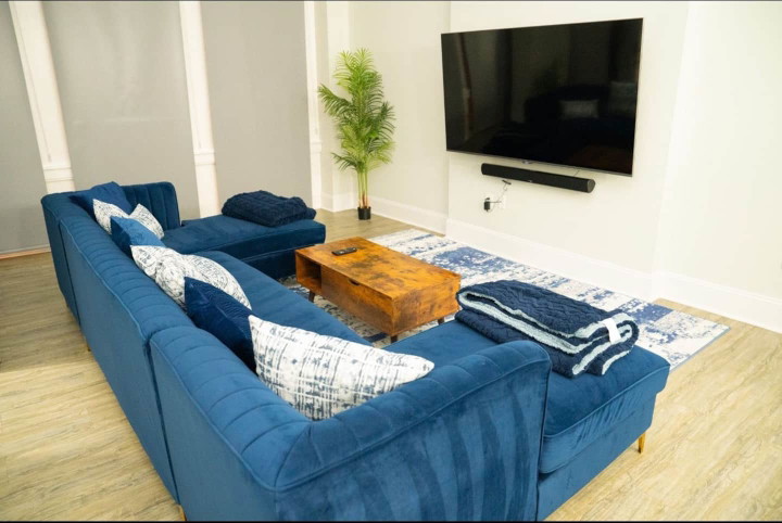Very Large! Penn Station Downtown Home W/parking - Baltimore, MD