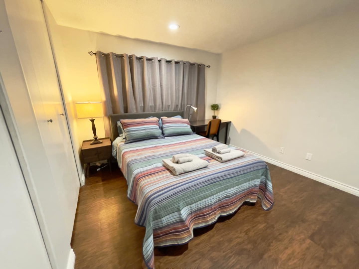 Private Rm #3 With Kitchenette, Walk To Stores - Lancaster, CA
