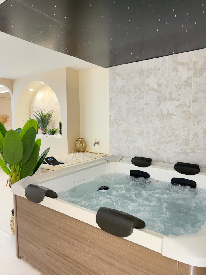 Suite Romantique Jacuzzi & Cinéma - Casacocoonspa - Roissy-en-France