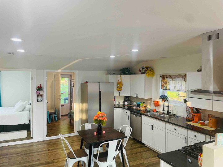 Gingers Great Lakes Popsicle
Home ! 2 Bdr/ Yard - Port Huron, MI