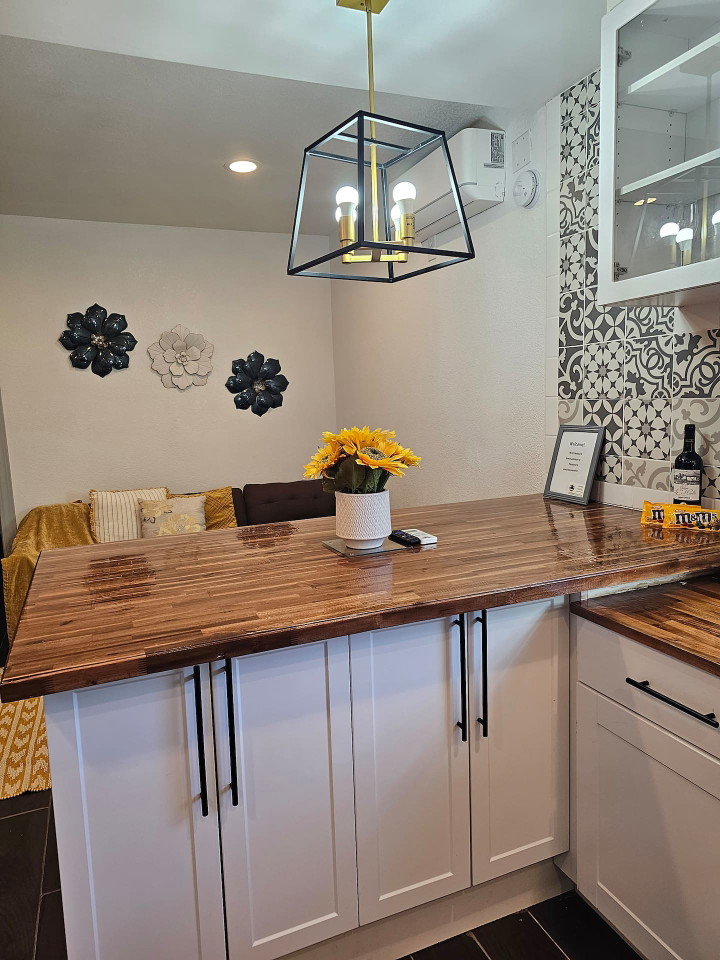 Lovely Fully Remodeled 2 Bedroom Stylish Condo - Santa Teresa, NM