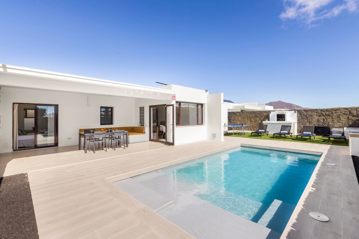 Villa Cactus | Heated Pool | Bbq | Private Plot - Playa Blanca