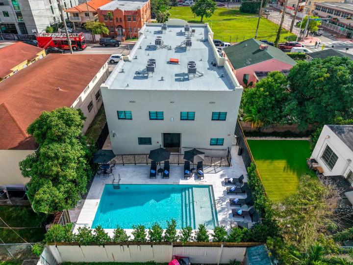 2 Bedroom Apartment With Pool In Little Havana - Miami, FL