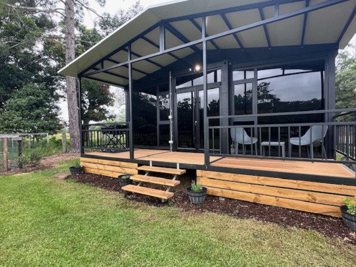 'Yellowstone' Country Lodge. Pet-friendly - Sunshine Coast