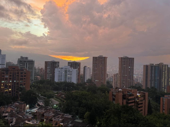 El Tesoro Luxury 2br | A/c, Jacuzzi & Views - Medellin, Antioquia, Colombia