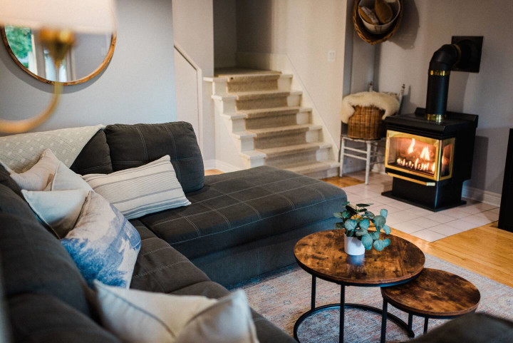 Cozy Family Cottage With Lake Views, Sleeps 7 - Amherstburg