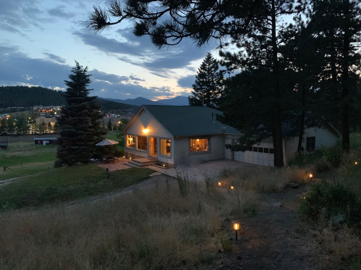 Cozy N Evergreen Cottage 5 Acres- Perfect Getaway! - Evergreen, CO