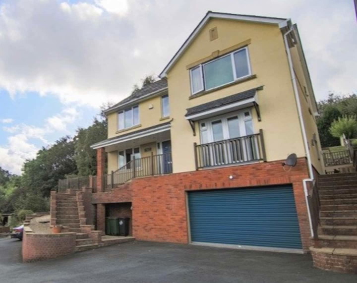 Stunning 5 Bedroom Home With Unrivalled Views - Abergavenny