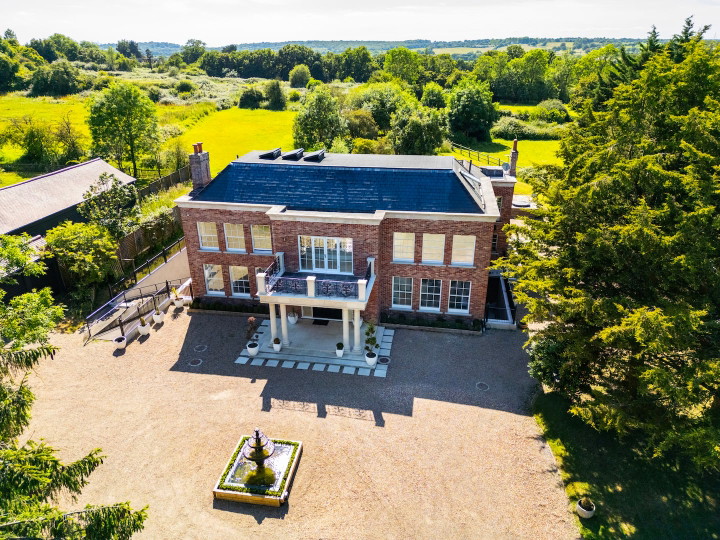 Essex Mansion & Spa, Heated Pool, Cinema, Hot Tub - 브렌트우드