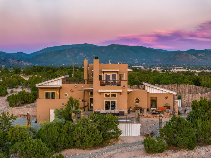 Casa De Luxx: King Wing - Hot Tub, Views, Kitchen - Santa Fe, NM