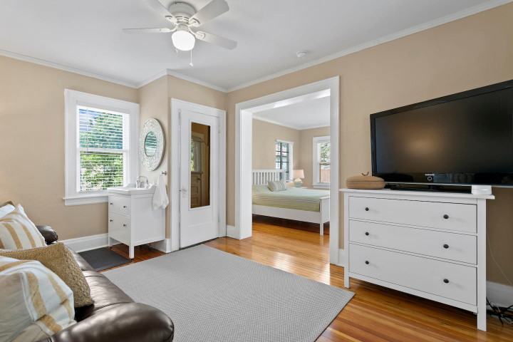 Tropical Escape Mediterranean Guest House - St. Petersburg, FL