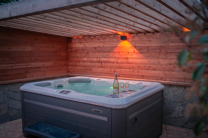 Gîte Avec Jacuzzi Privatif Le Joug De L'aigle - Hautes-Alpes