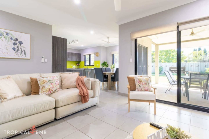 Modern Tropical Home | Pet Friendly Yard - Humpty Doo