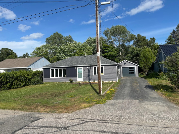 Lakeview Escape - Elliot Lake